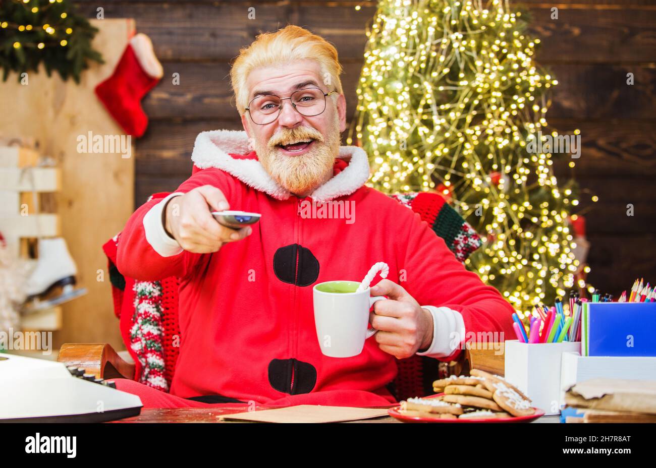 Christmas movie hi-res stock photography and images - Alamy