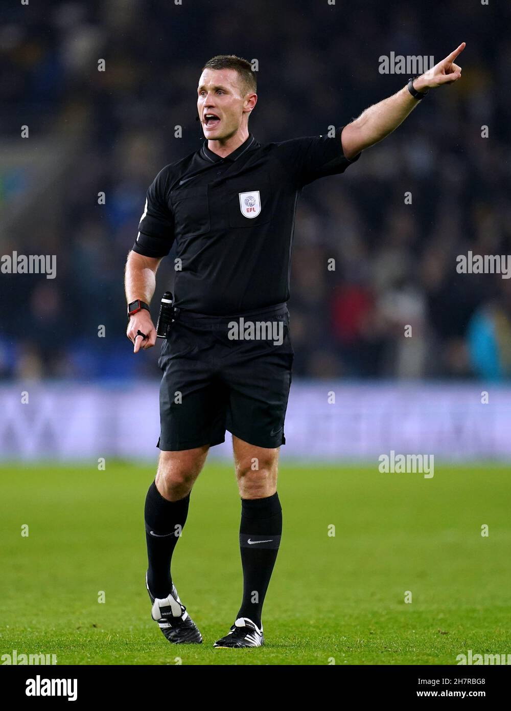 Thomas bramall referee hi-res stock photography and images - Alamy