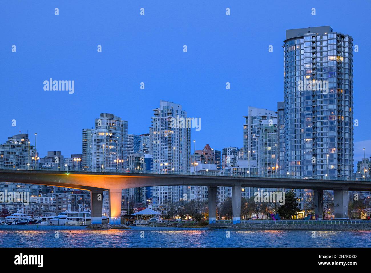 Cambie Bridge over False Creek, Vancouver, British Columbia, Canada ...