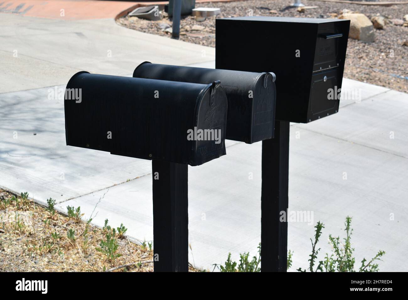 Black mailboxes hi-res stock photography and images - Alamy