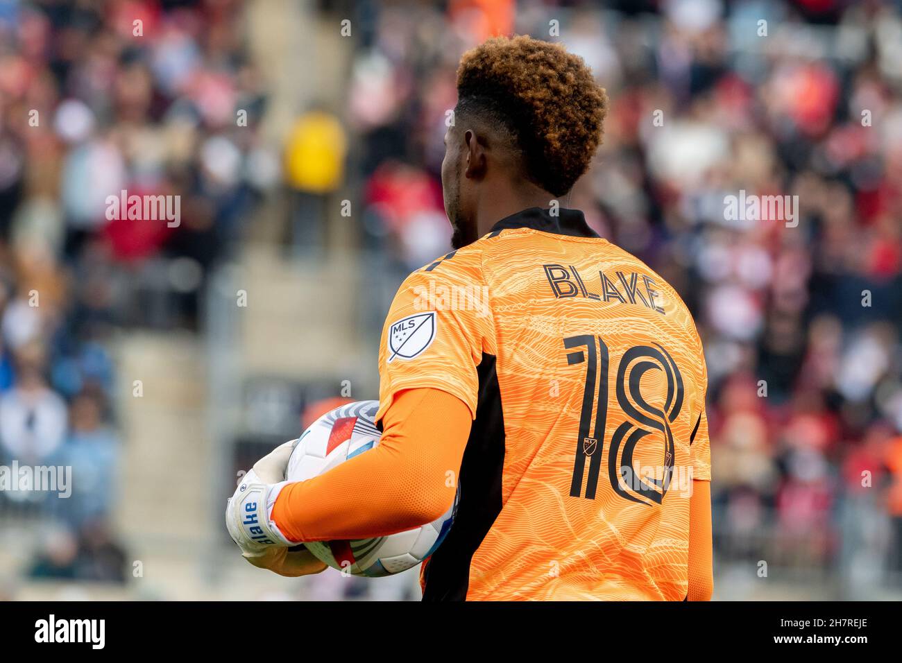 Soccer player from behind hi-res stock photography and images - Alamy