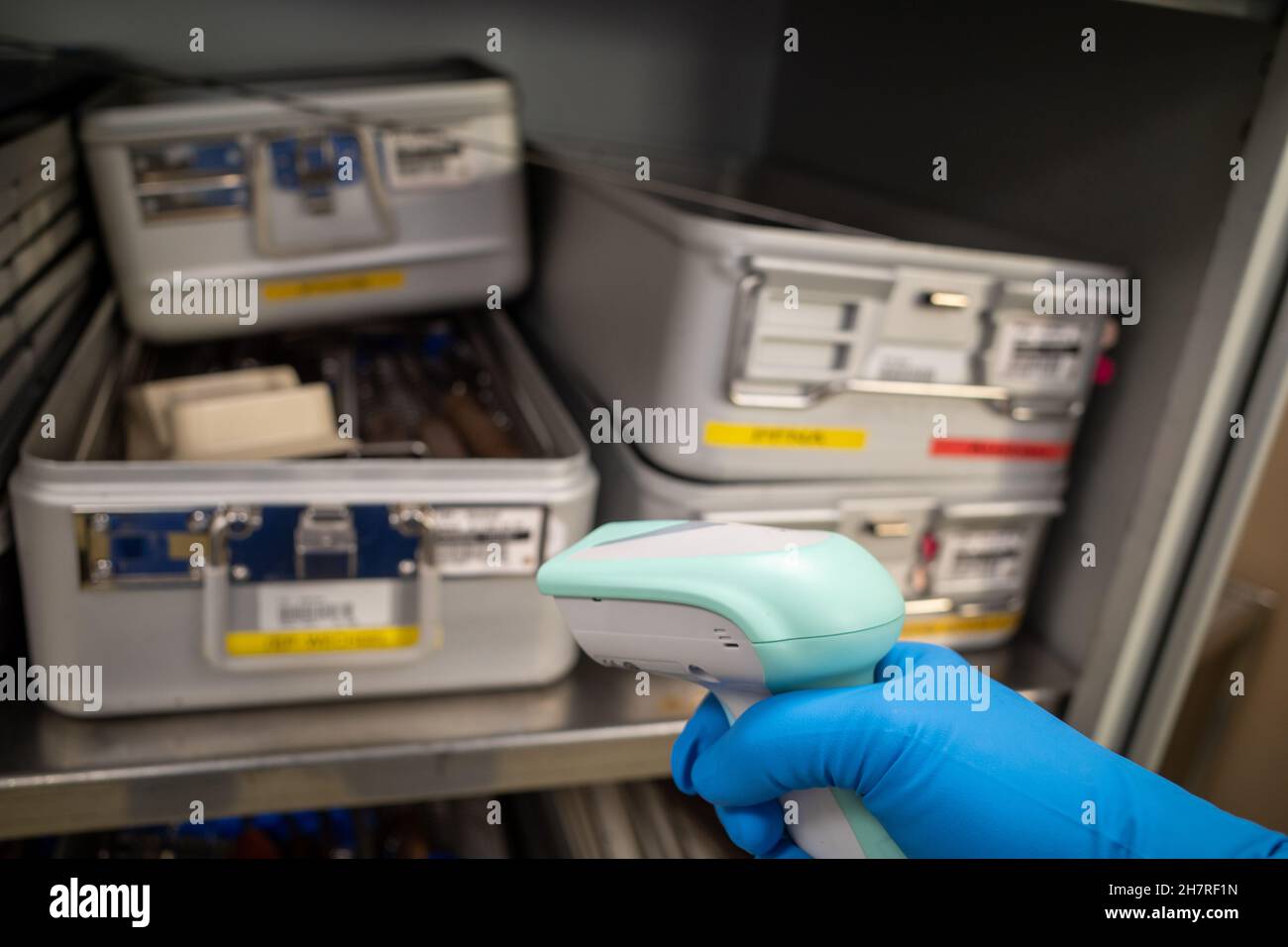 Handheld ultrasound hi-res stock photography and images - Alamy
