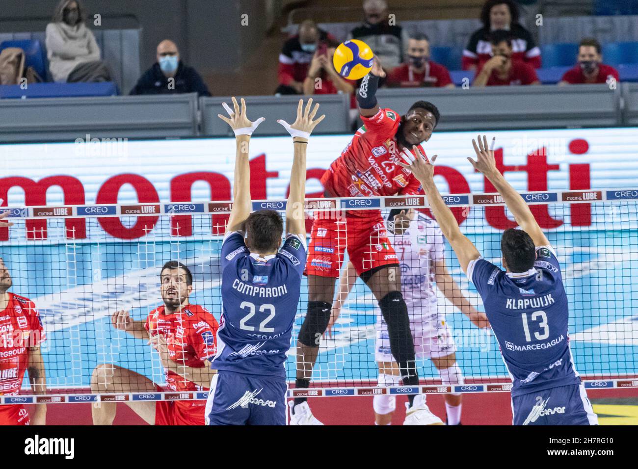 Marlon yant volleyball hi-res stock photography and images - Alamy