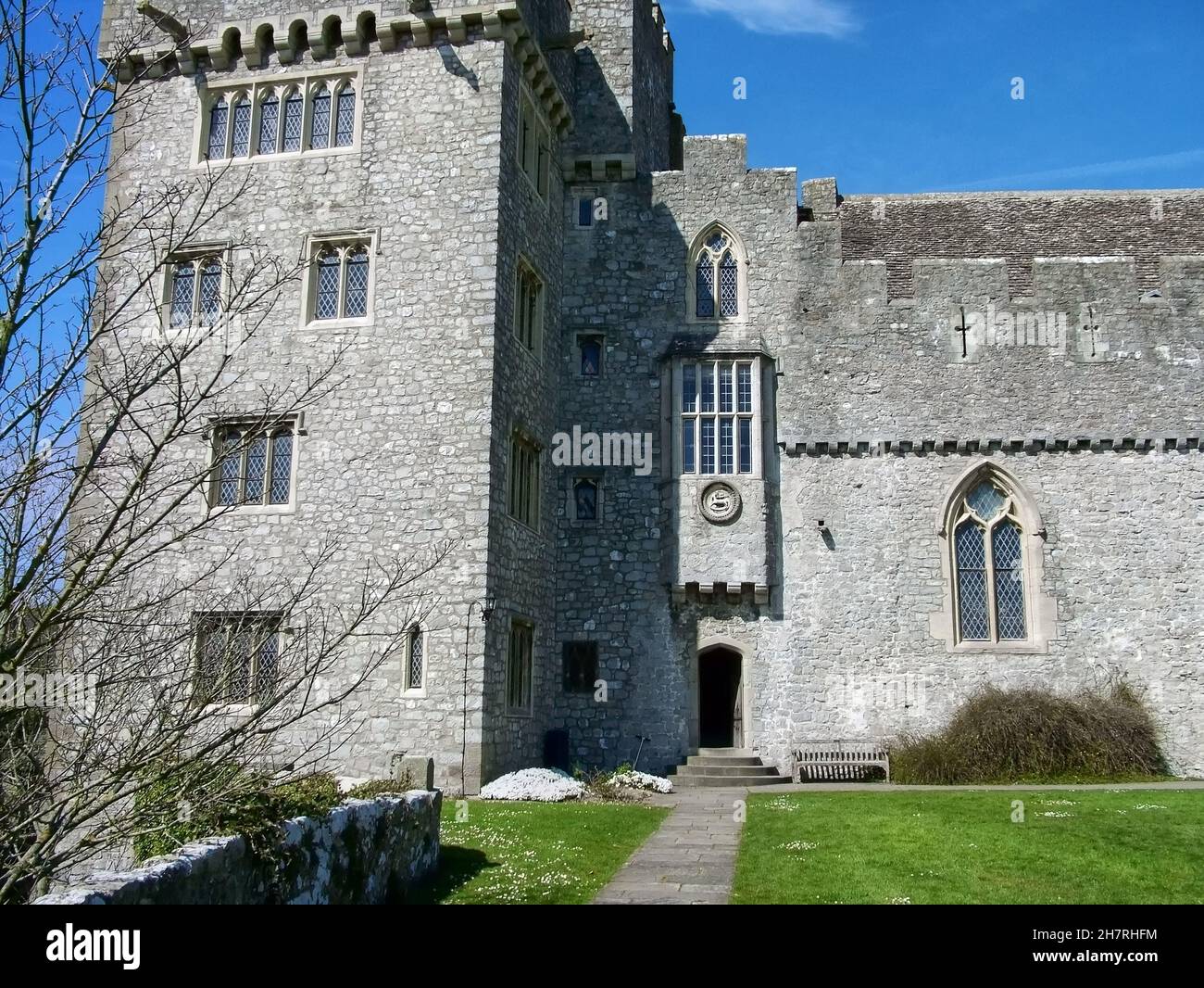 St donats castle hi-res stock photography and images - Alamy