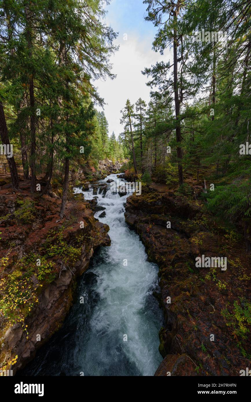 Rogue river oregon fall hi-res stock photography and images - Alamy