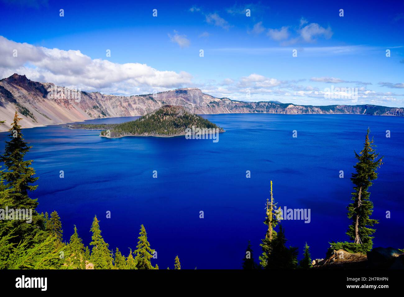 Wizard island on Crater Lake Stock Photo - Alamy
