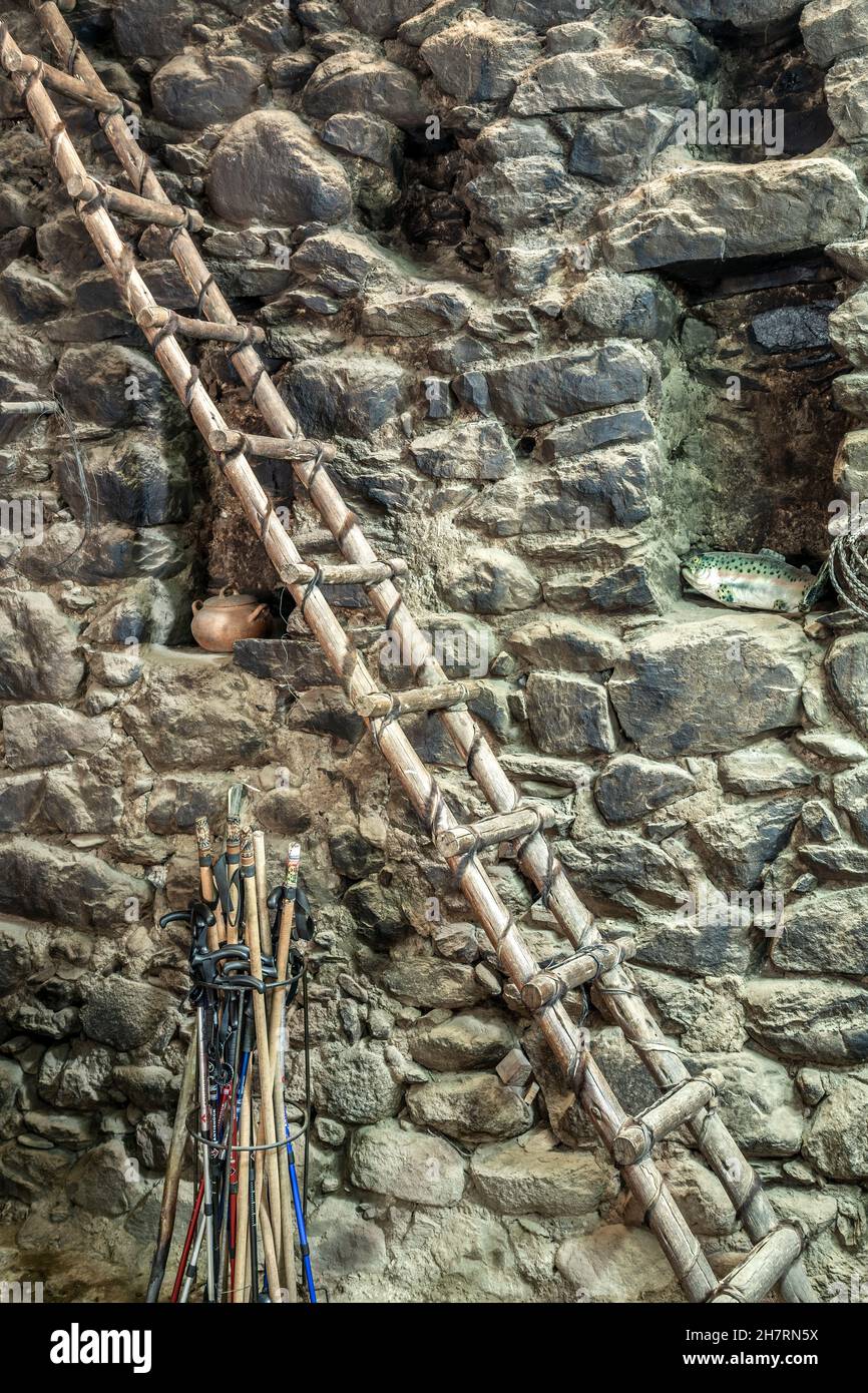 Wooden ladder in private house, Ollantaytambo, Cusco, Peru Stock Photo ...