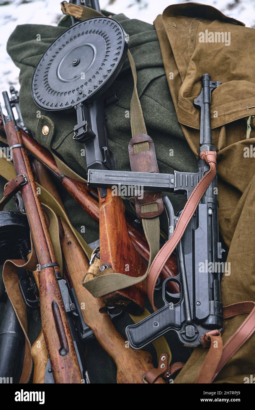 WWII firearms, submachine gun, machine gun and rifles Stock Photo - Alamy