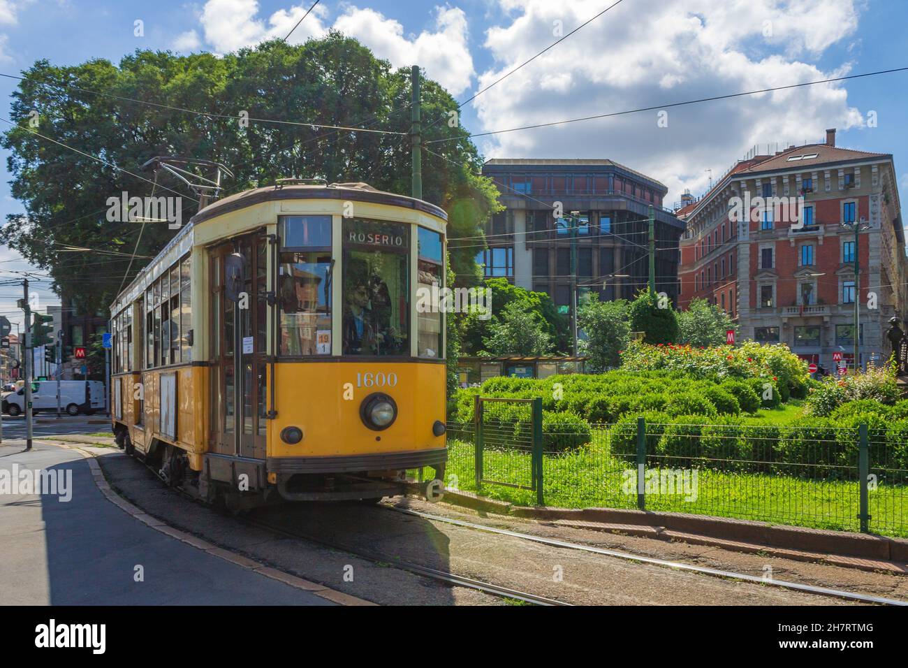 Milano tram hi-res stock photography and images - Alamy