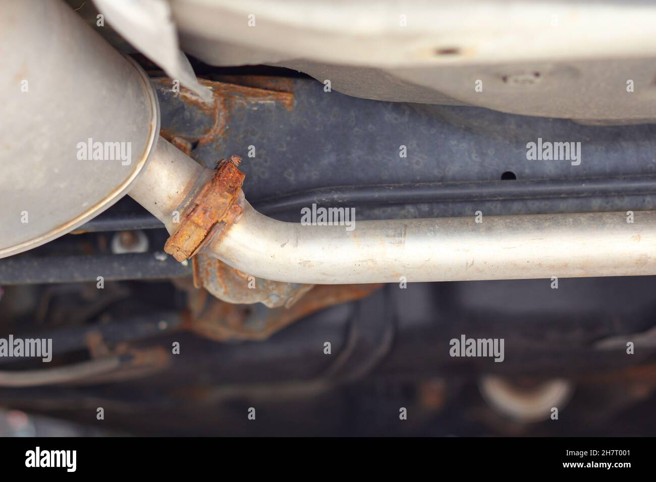 Car axle under view hi-res stock photography and images - Alamy