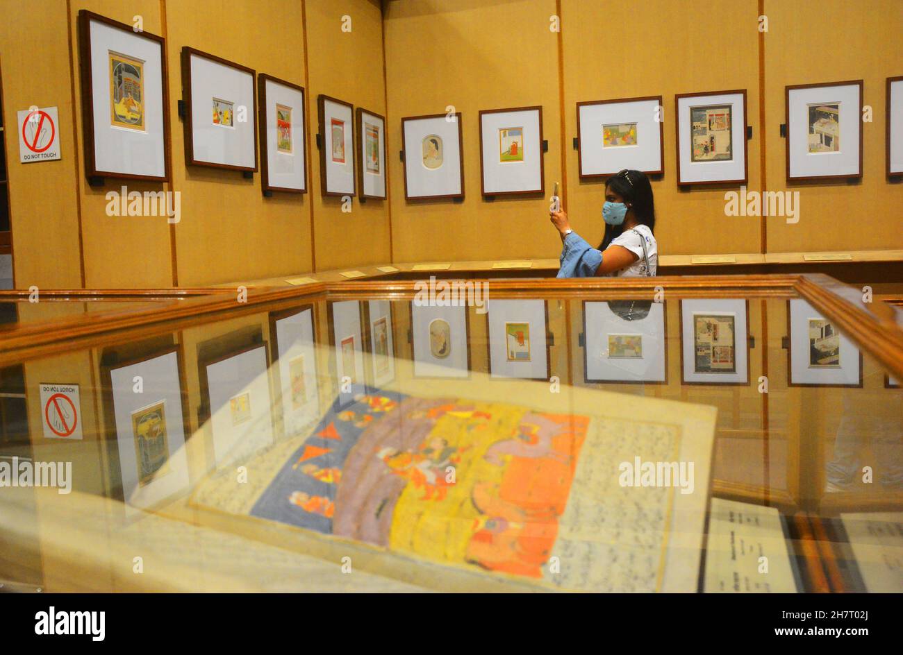 Kolkata, West Bengal, India. 24th Nov, 2021. A walk through the ...