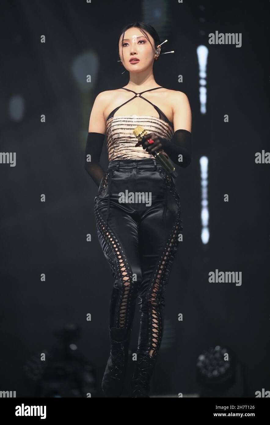 25th Nov, 2021. S. Korean singer Hwasa South Korean singer Hwasa ...