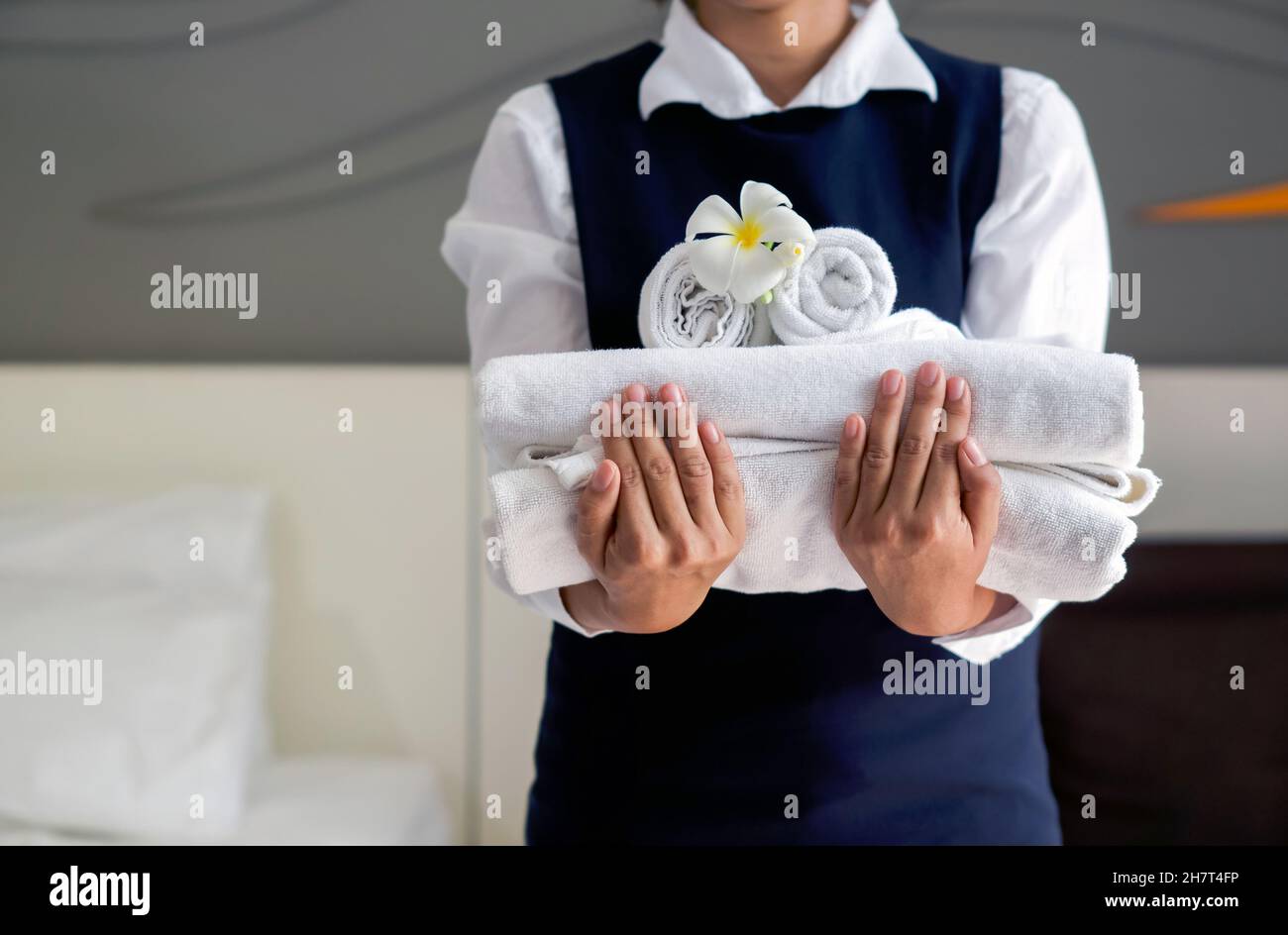 Hotel maid housekeeper resort hi-res stock photography and images - Alamy