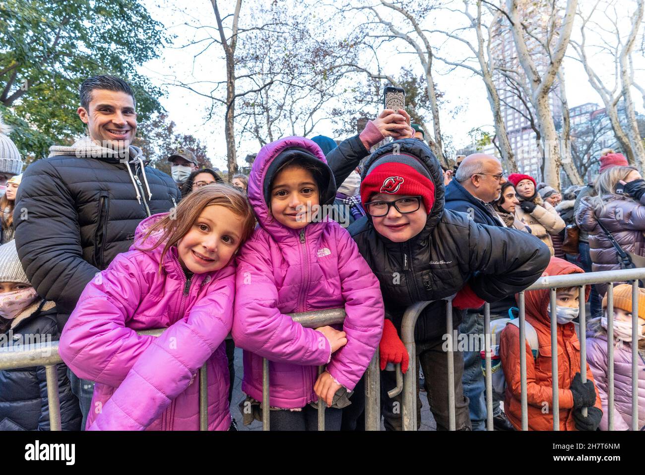 New York, USA. 24th Nov, 2021. Young kids from New Jersey attend 95th ...
