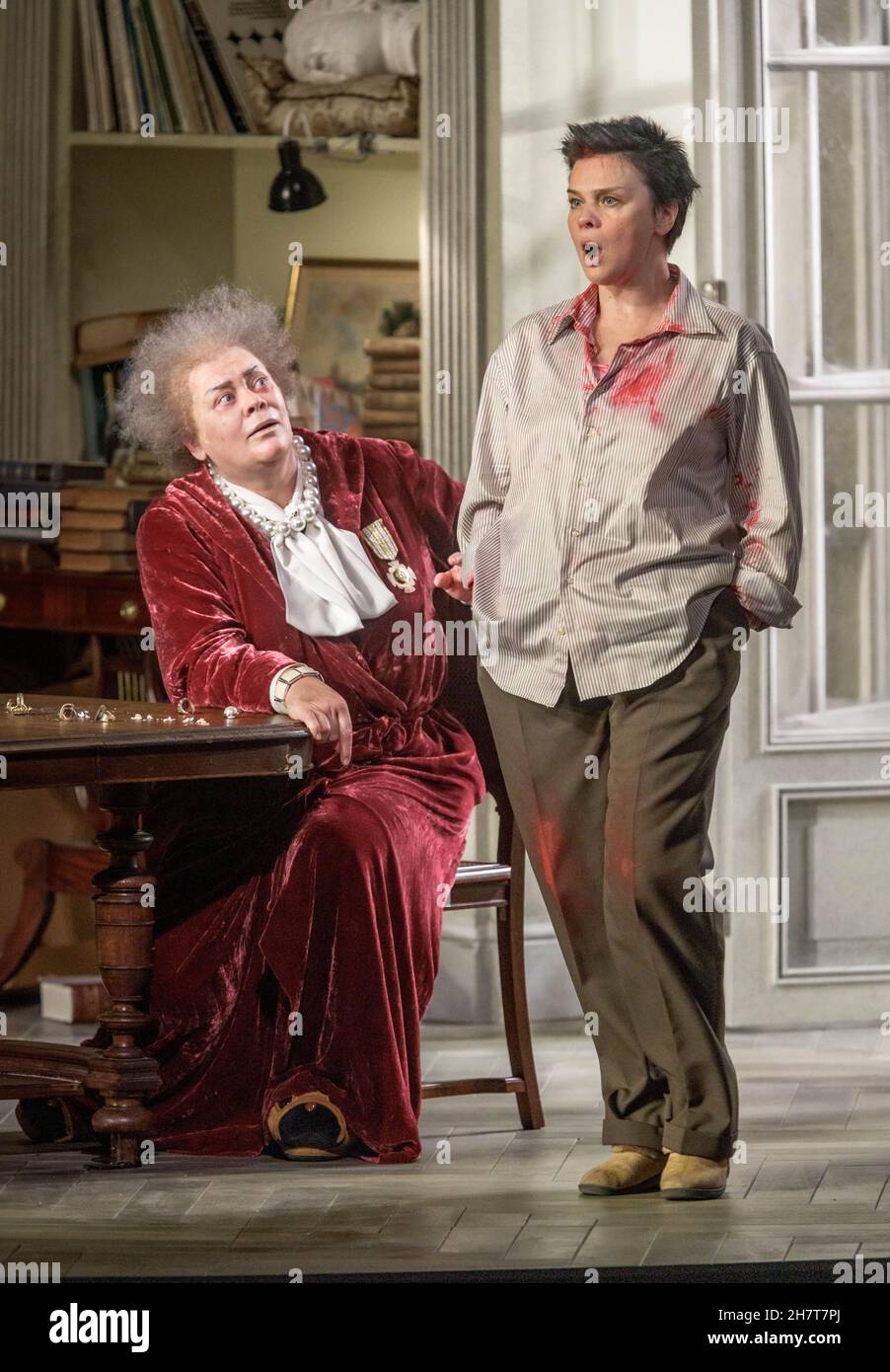 Hamburg, Germany. 24th Nov, 2021. Singers Violeta Urmana (l) as ...