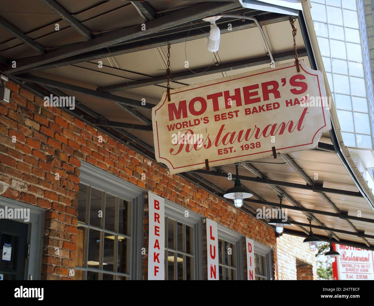 NEW ORLEANS, UNITED STATES - Nov 03, 2021: The "Mother's Restaurant", a ...