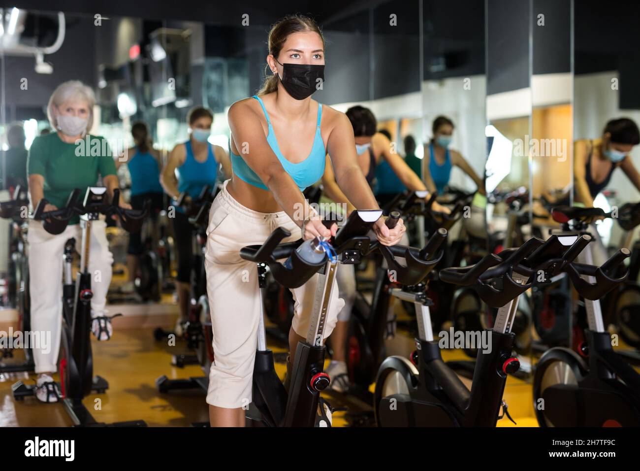 Indoor cycling class hi-res stock photography and images - Alamy