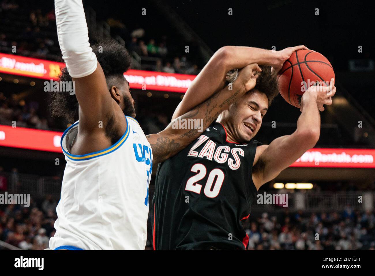 Gonzaga Bulldogs forward Kaden Perry (20) grabs a rebound during a NCAA ...