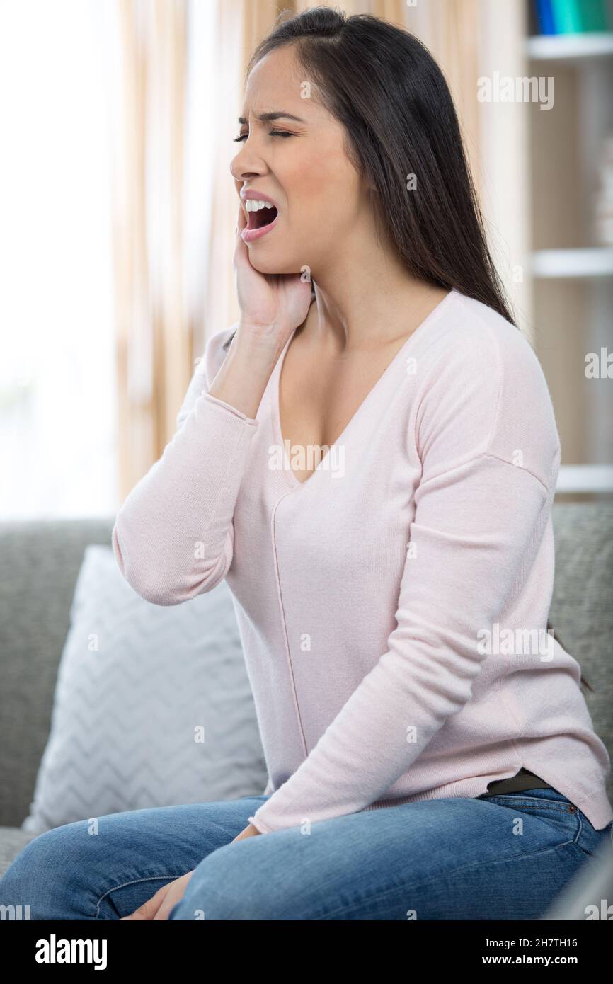 woman suffering from toothaches Stock Photo - Alamy