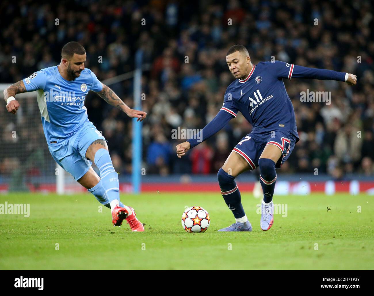 Kylian Mbappe of PSG, Kyle Walker of Manchester City (left) during the ...