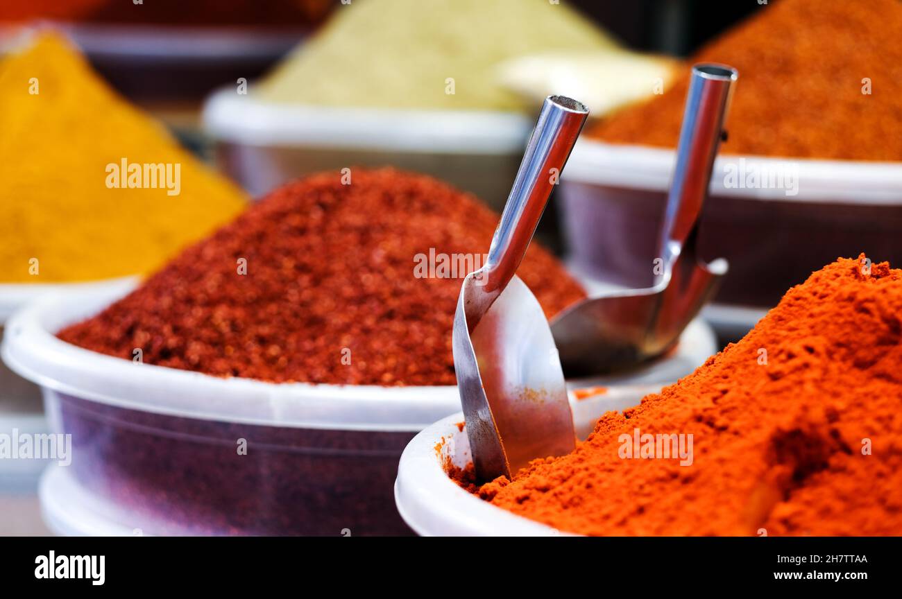 Spices selling on spice market Stock Photo - Alamy