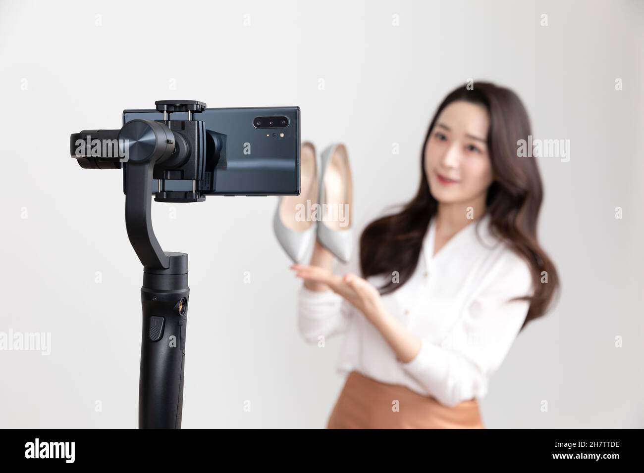 Asian korean woman shopping host hi-res stock photography and images ...