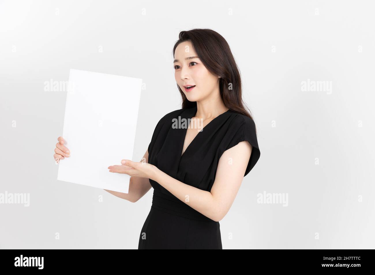 Asian korean woman shopping host hi-res stock photography and images ...