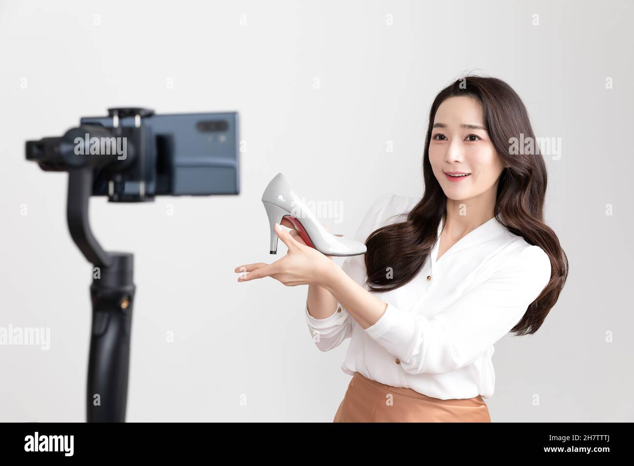 Asian korean woman shopping host hi-res stock photography and images ...