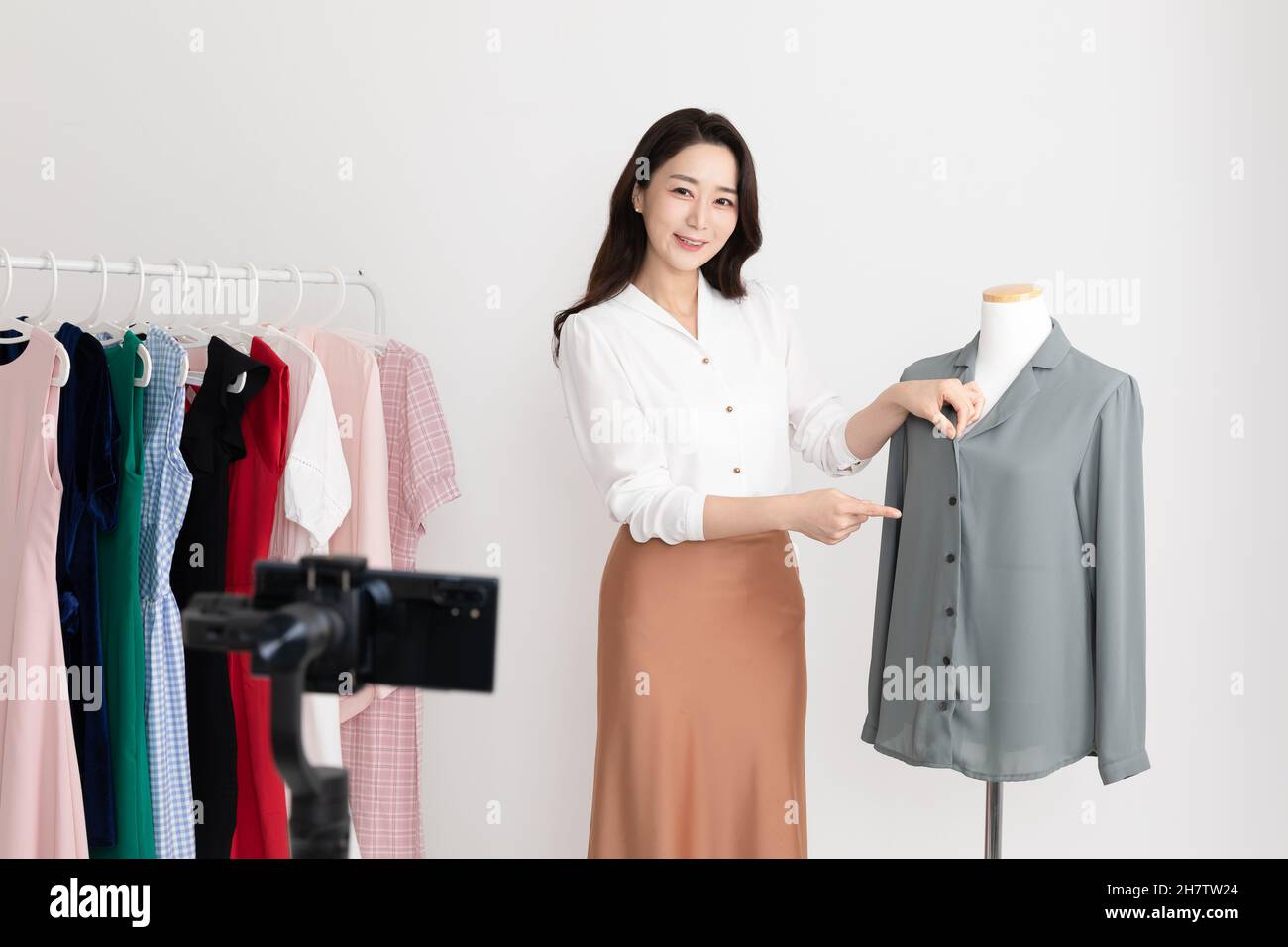 Asian korean woman shopping host hi-res stock photography and images ...