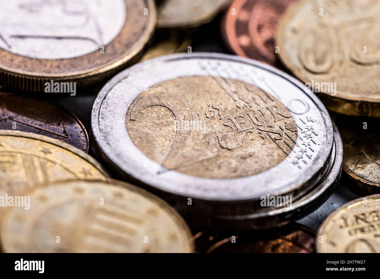 Scattering of coins hi-res stock photography and images - Alamy