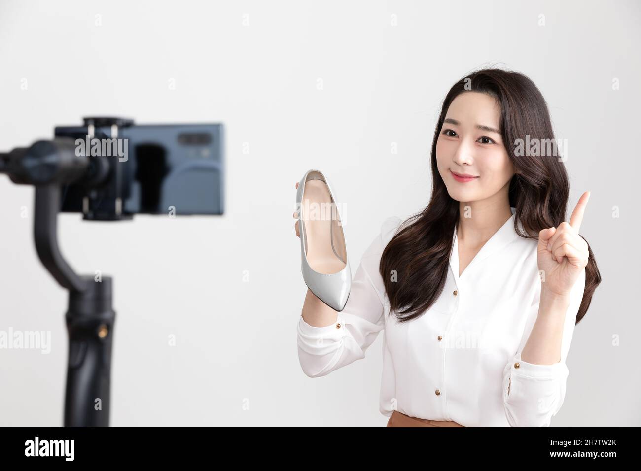 Asian korean woman shopping host hi-res stock photography and images ...