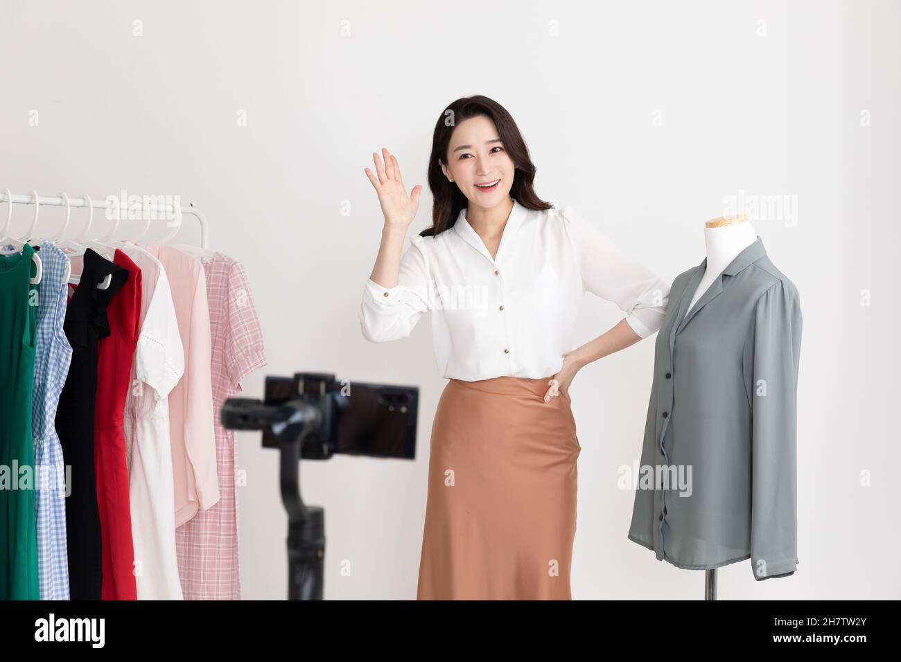 Asian korean woman shopping host hi-res stock photography and images ...