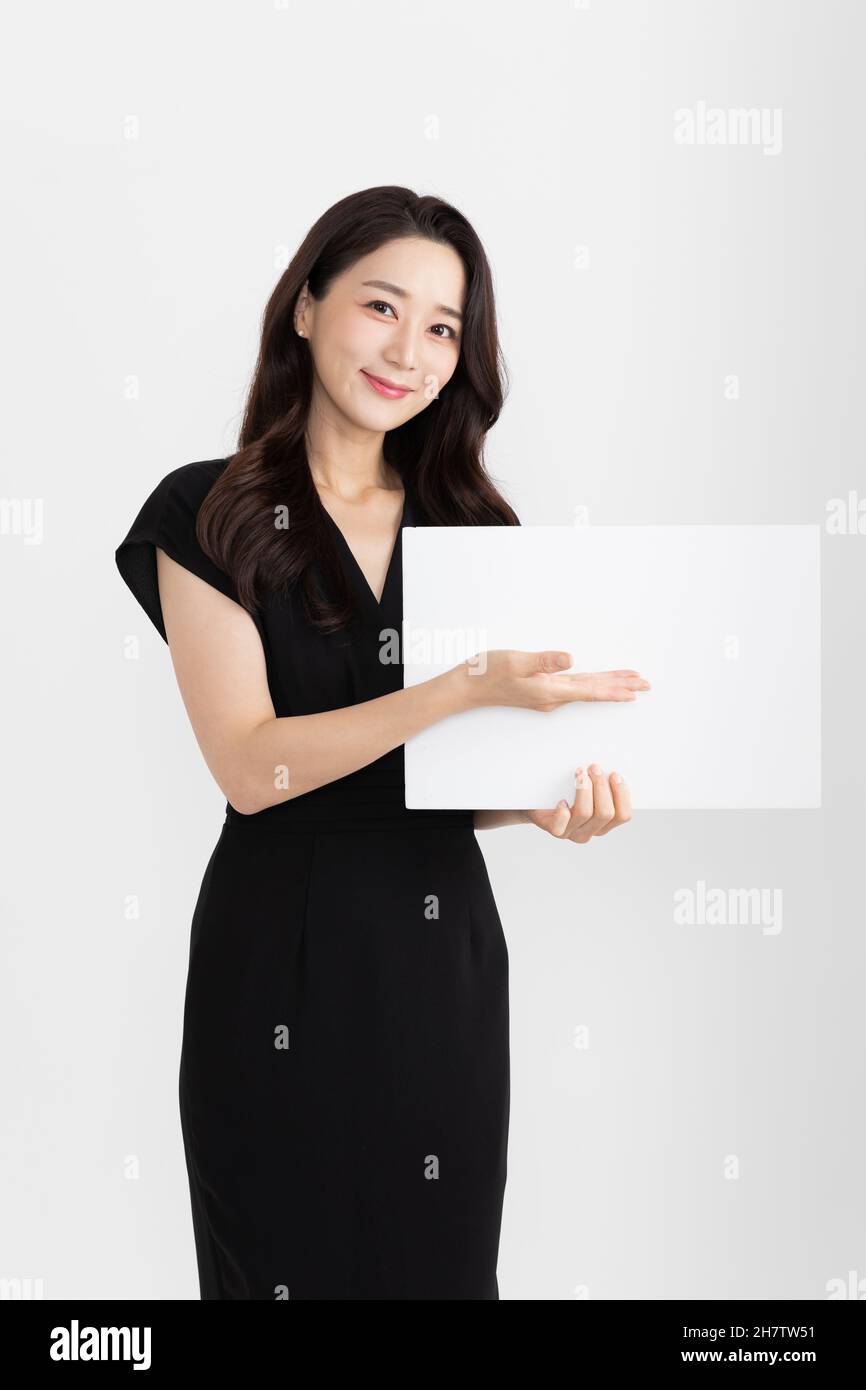 Asian korean woman shopping host hi-res stock photography and images ...