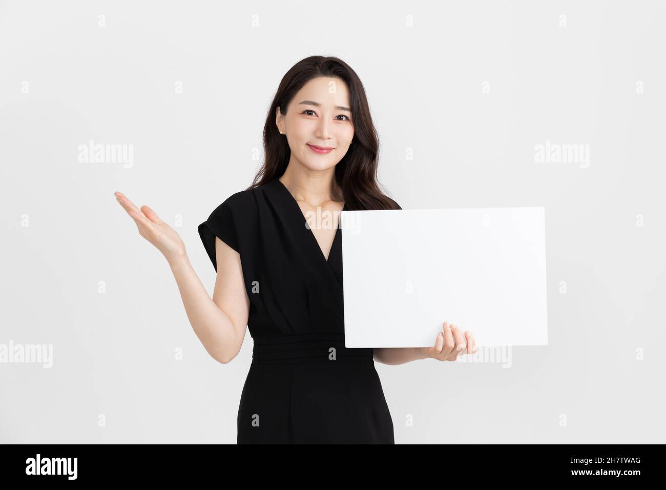 Asian korean woman shopping host hi-res stock photography and images ...