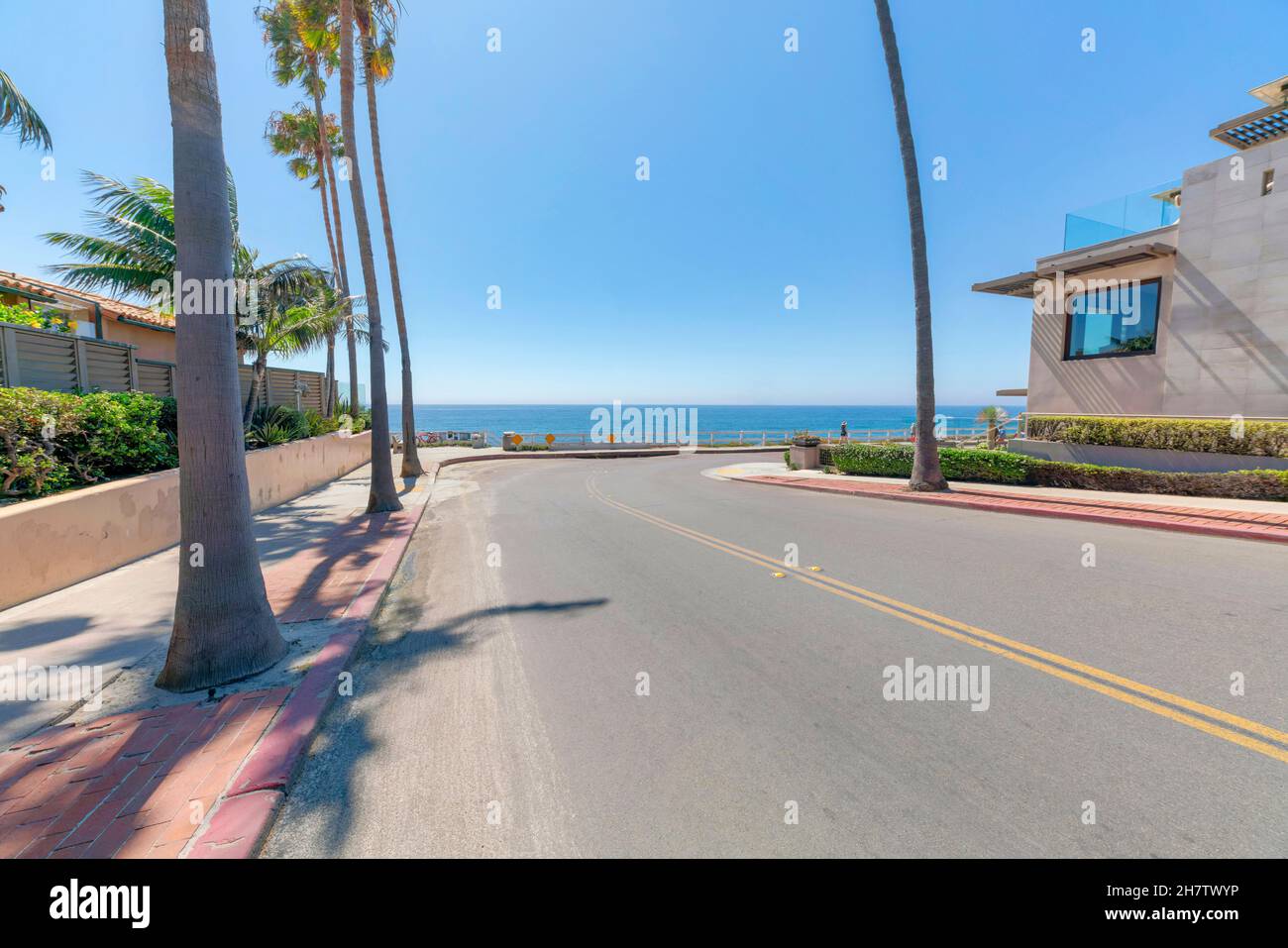 Highway with palm trees near the beach at La Jolla in California Stock ...
