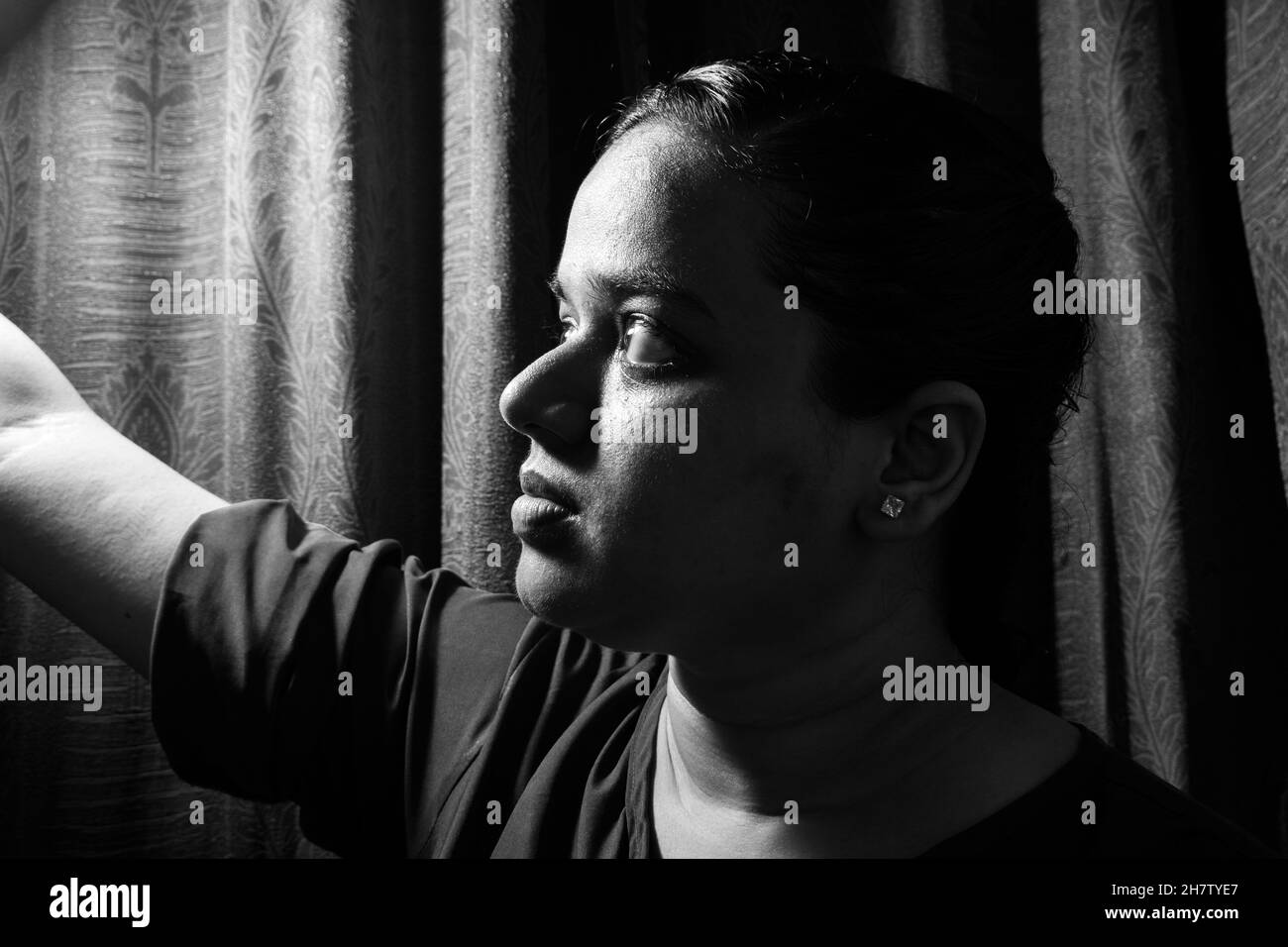 Side profile of a beautiful Indian woman in black and white Stock Photo ...