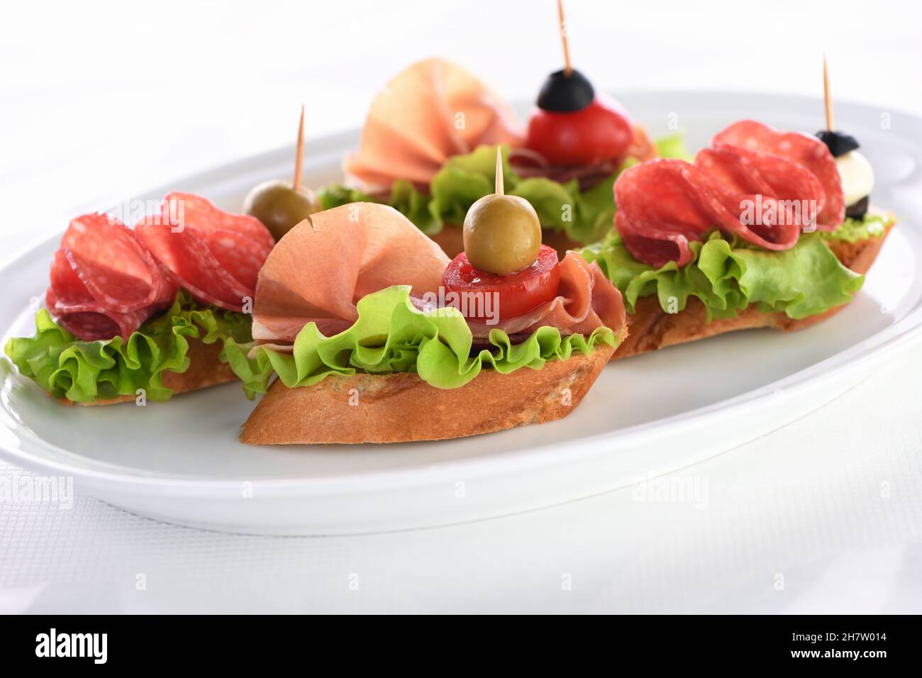Canapes with parma ham hi-res stock photography and images - Alamy
