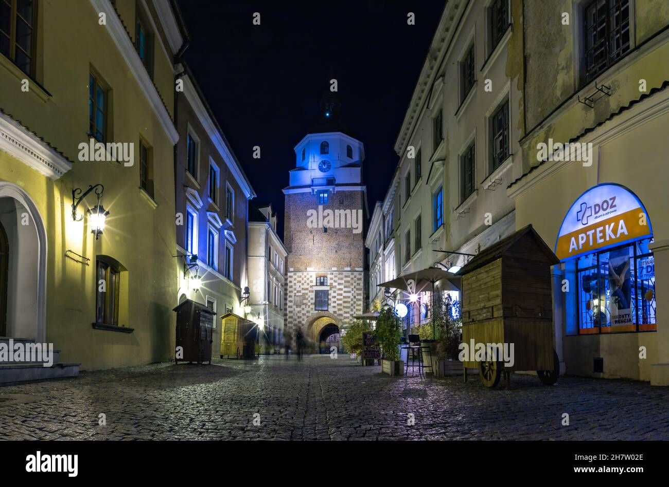A picture of the Kraków Gate at night Stock Photo - Alamy