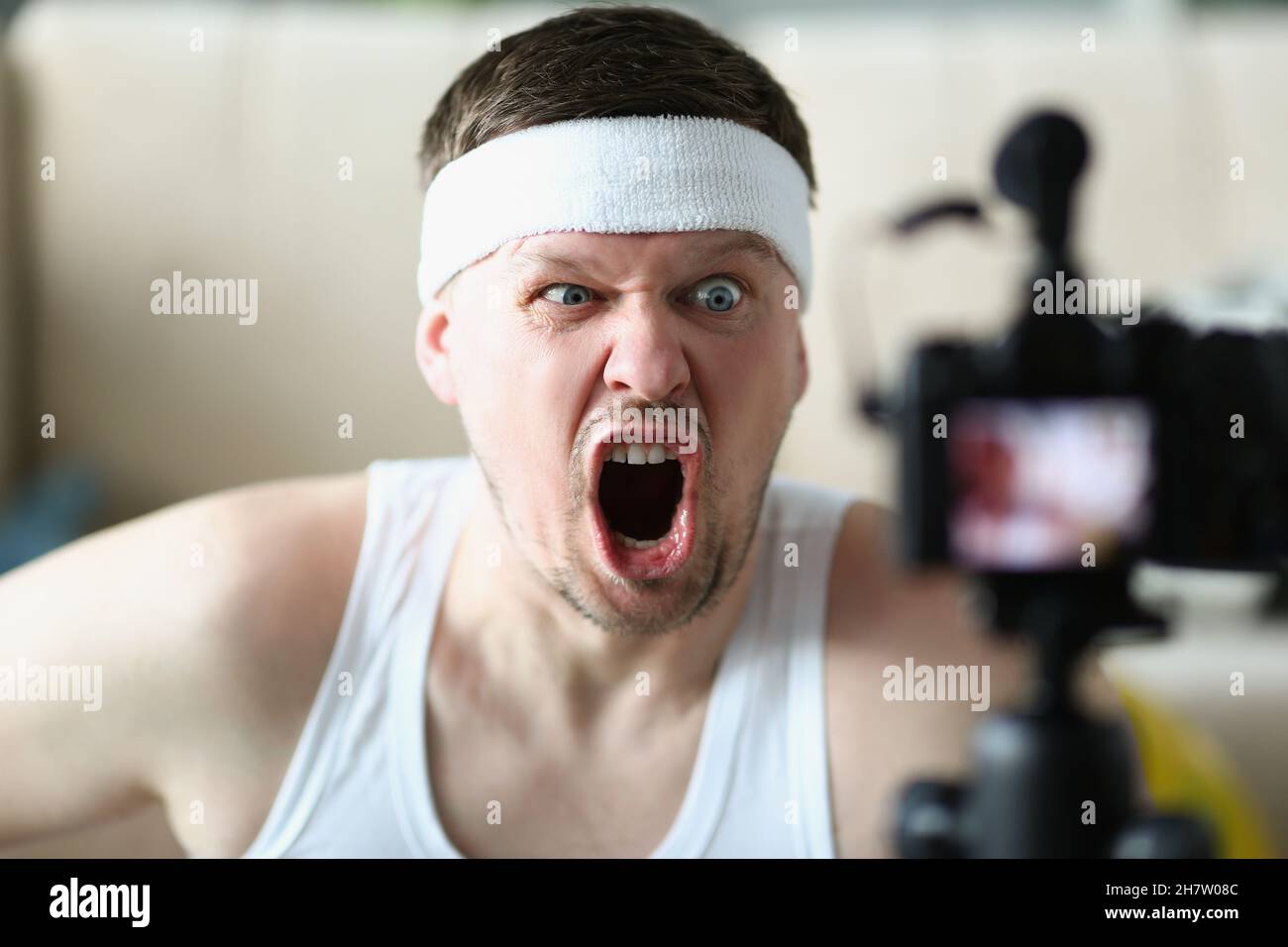 Morning routine exercise film hi-res stock photography and images - Alamy