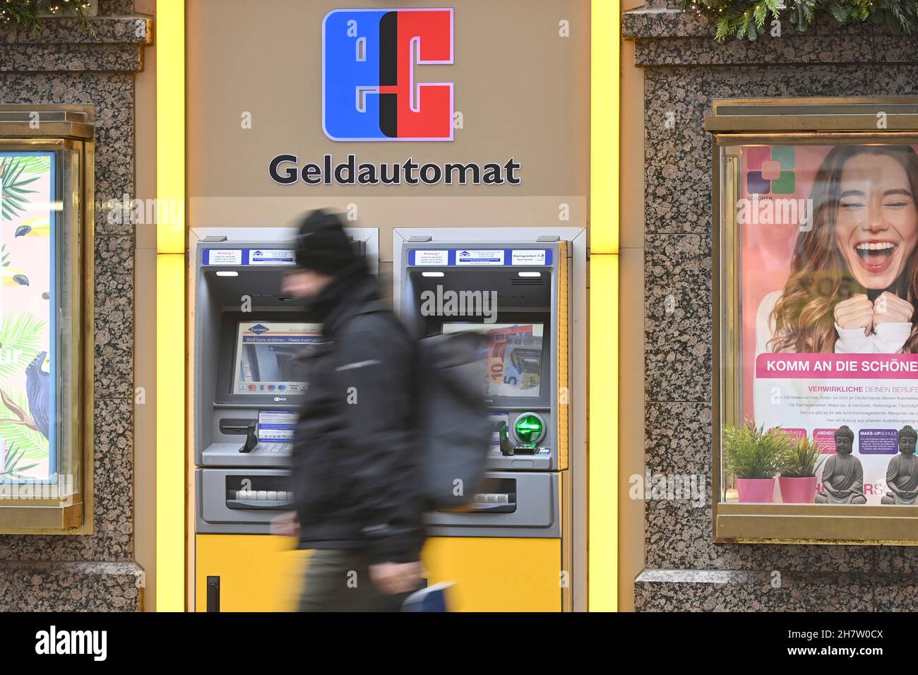 Withdraw banknotes hi-res stock photography and images - Alamy