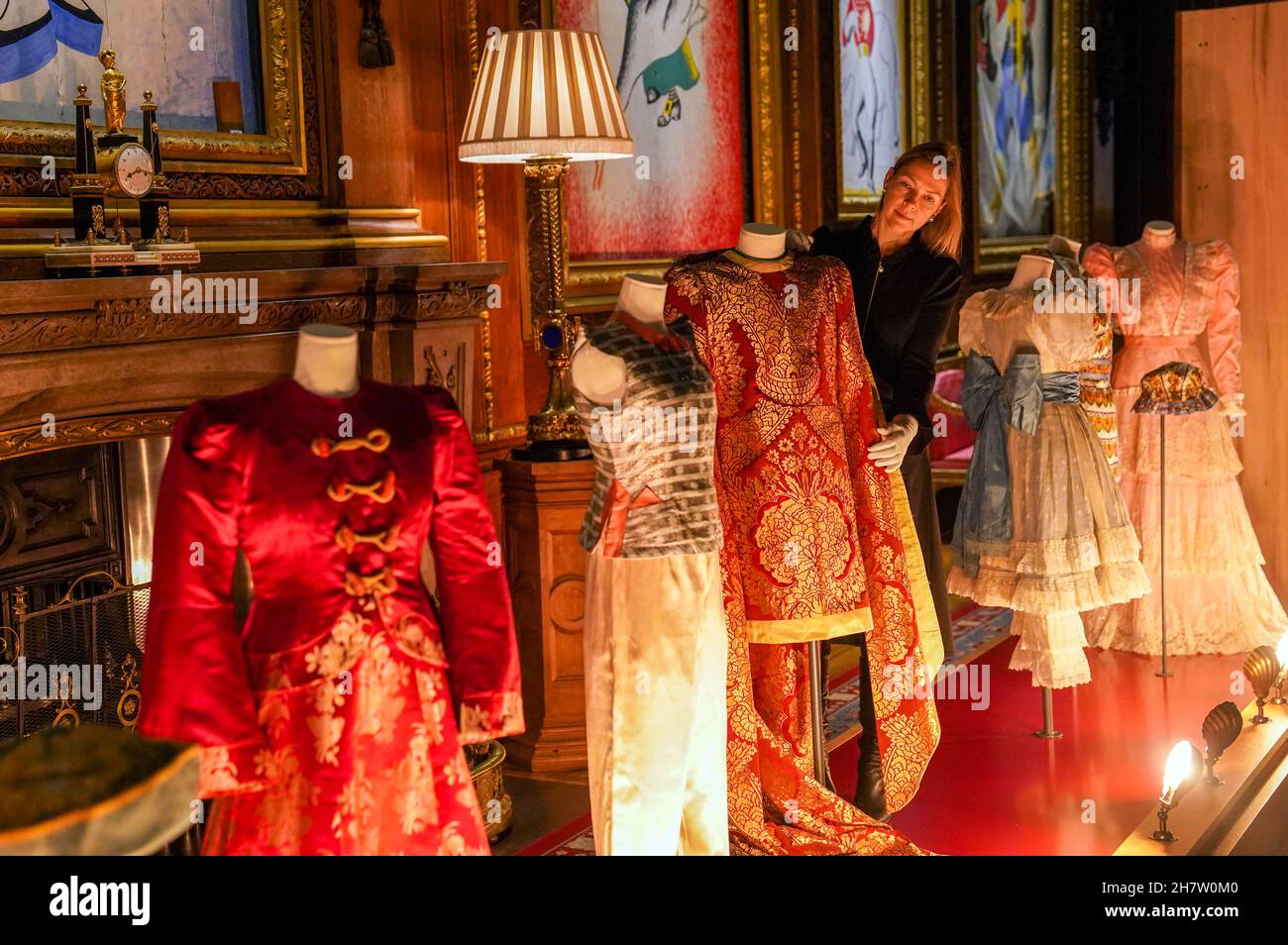 Royal collections trust hi-res stock photography and images - Alamy