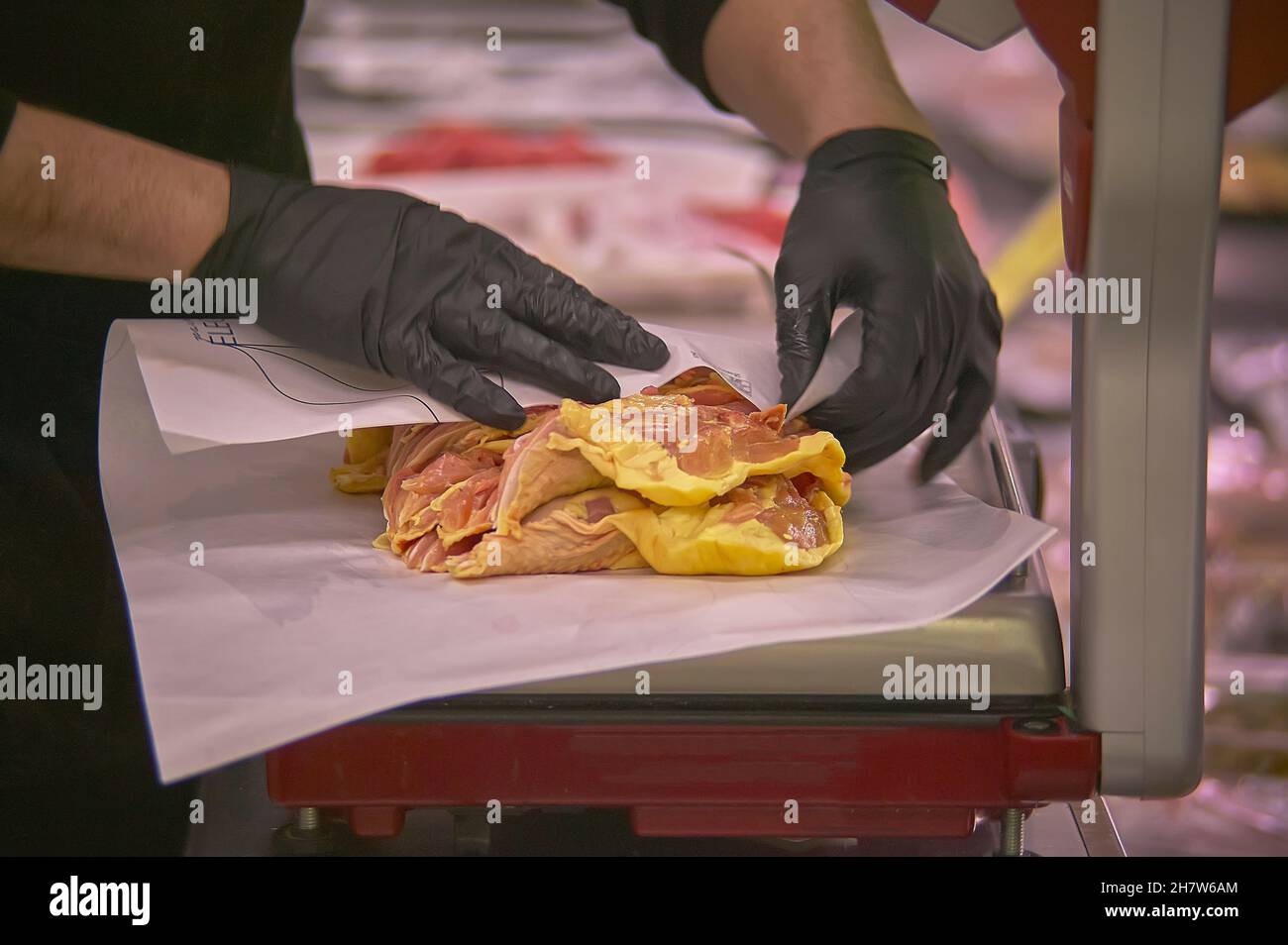 Scale to weigh meat hi-res stock photography and images - Alamy