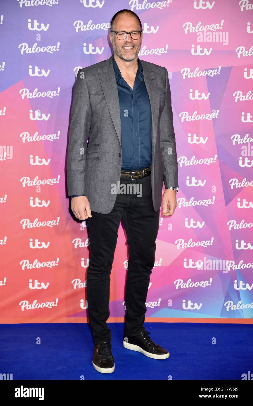 Martin bayfield hi-res stock photography and images - Alamy