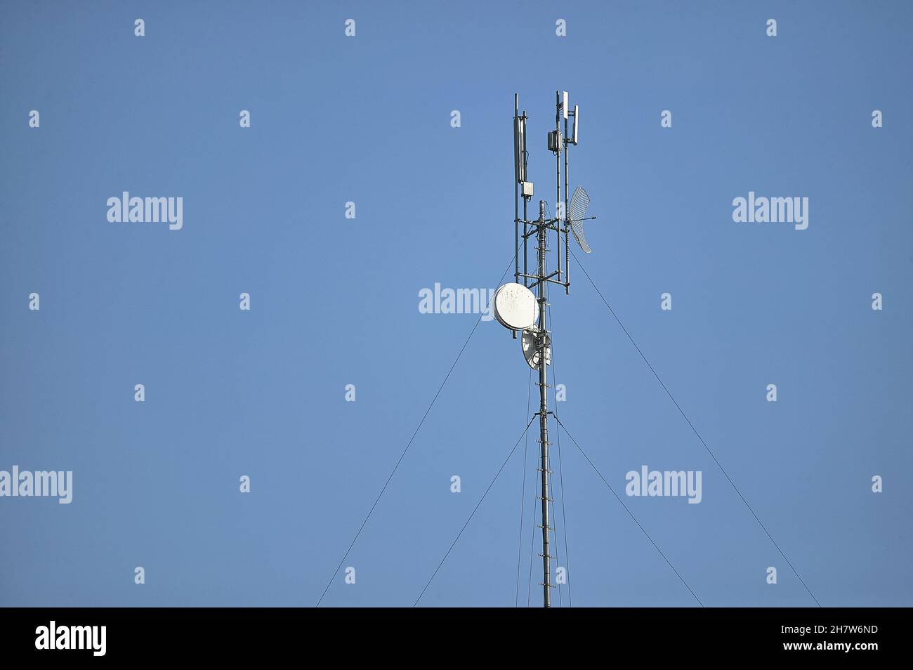 Transmission of waves hi-res stock photography and images - Alamy