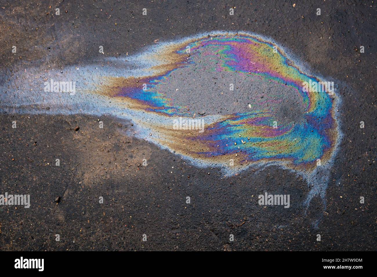 Fuel and oil spills hi-res stock photography and images - Alamy