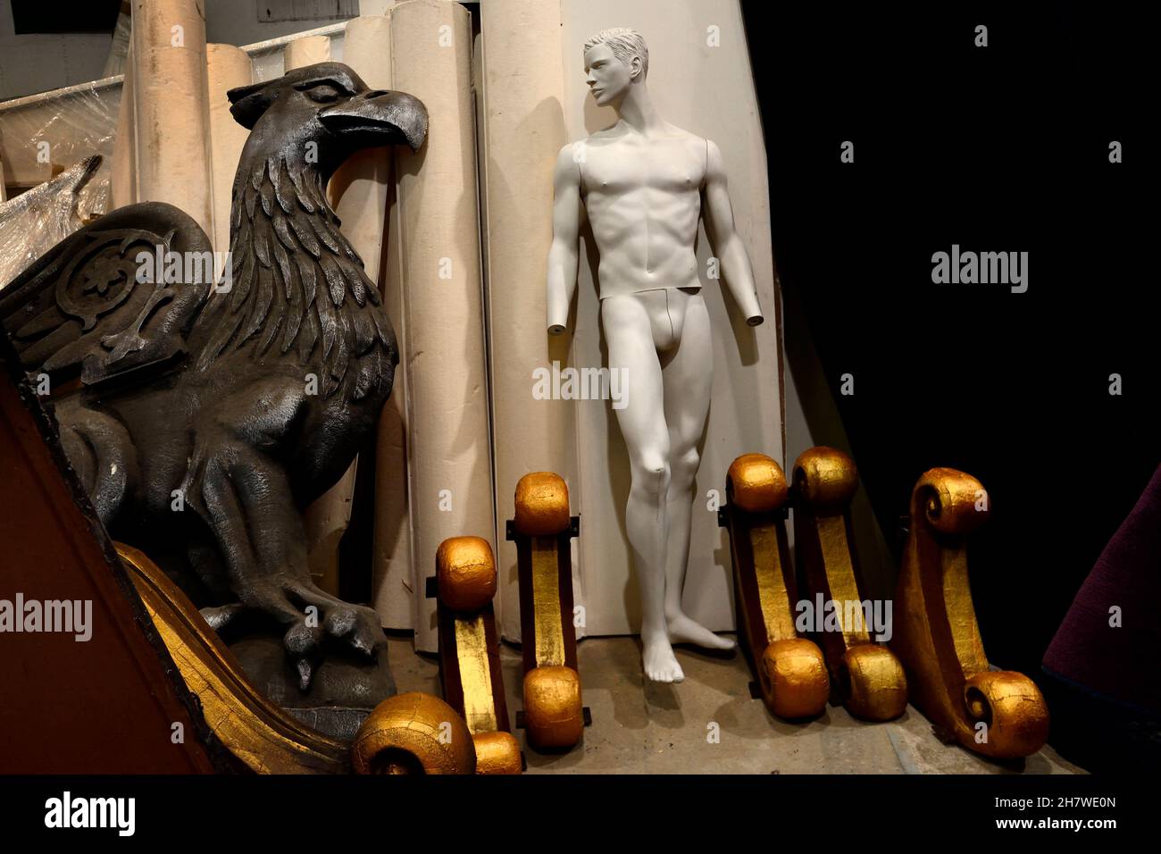 Figure human hi-res stock photography and images - Alamy