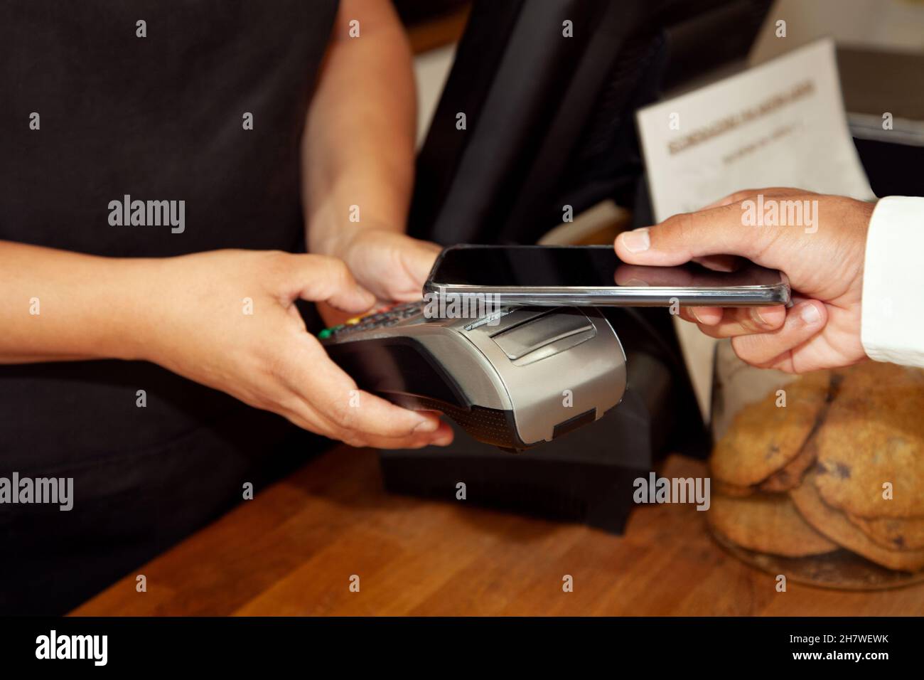 Bill payment cafe hi-res stock photography and images - Alamy
