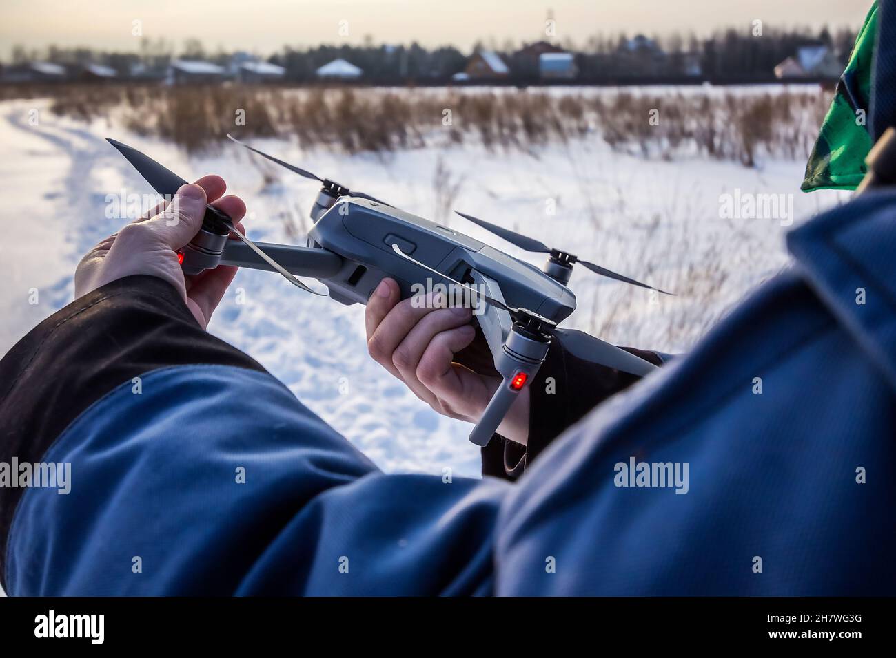 Drone pilot in snowy hi-res stock photography and images - Alamy