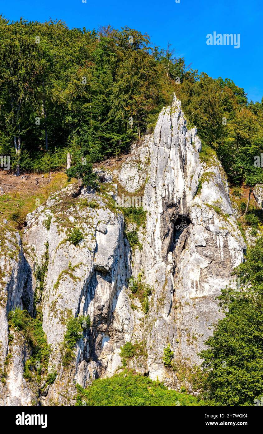 Crown rocks - Skaly Koronne - Jurassic limestone mountain massif with ...