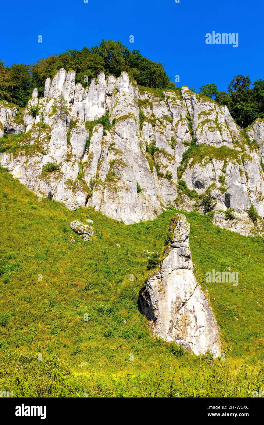 Crown rocks - Skaly Koronne - Jurassic limestone mountain massif with ...
